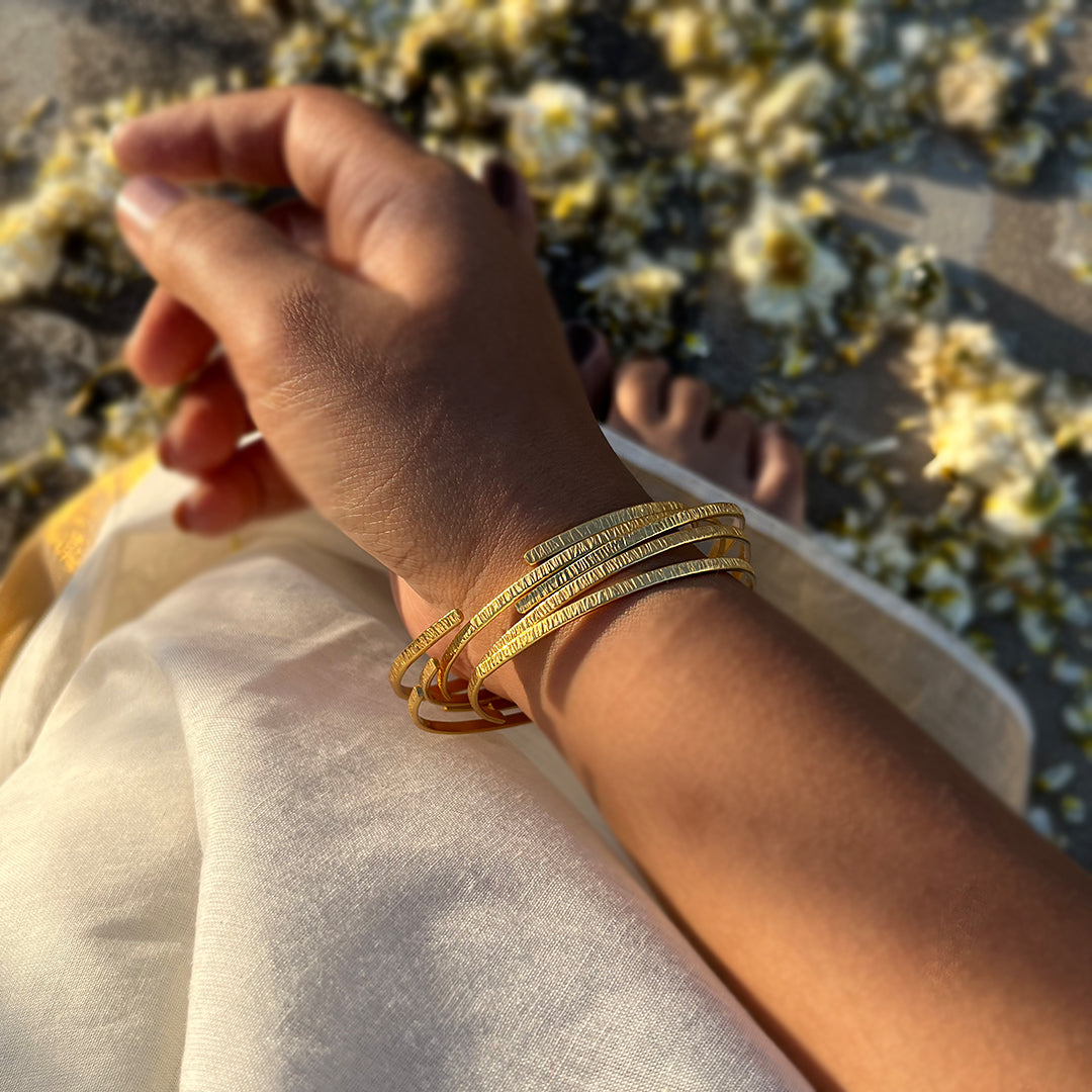 Textured Minimal Gold Bangle Set of 3 – SADGI