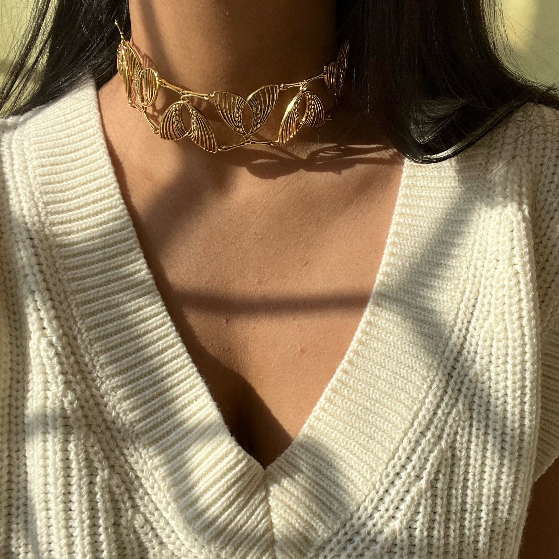 Moth Gold Choker – SADGI